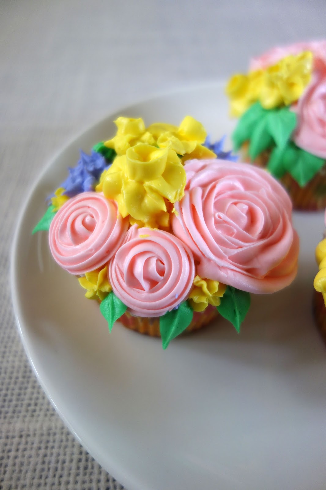 blah to TADA!: Buttercream Cupcakes