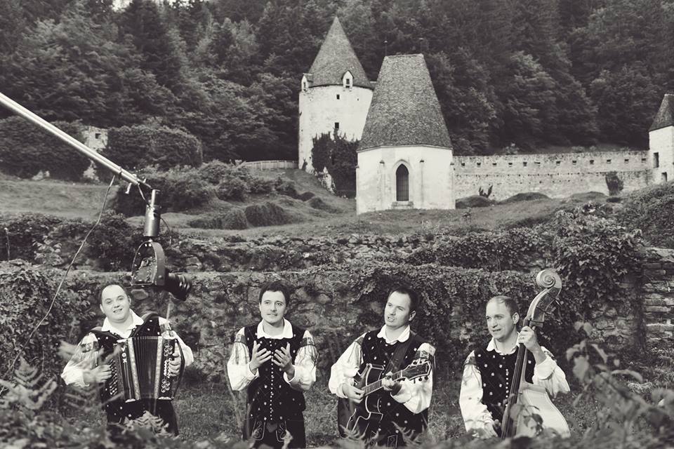 MODRIJANI: Modrijani - Lažem ti ljubica