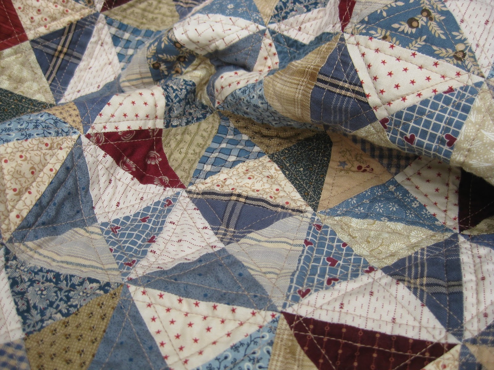 The Chain Piecer: Terrific Triangles - and a finish to share!