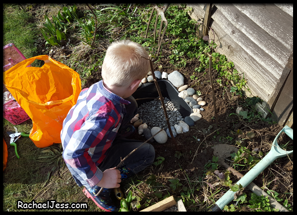 Creating a pond for children - Lifestyle & DIY blogger with a geeky ...