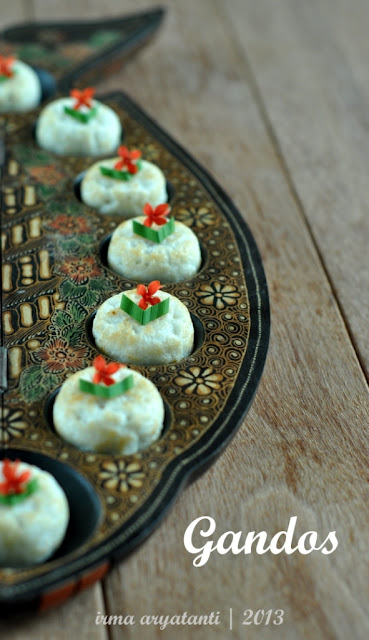 ...panci baris...: Gandos alias Kue Pancong alias Rangin