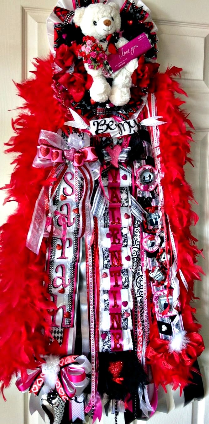 The Domestic Curator: More Big Ole Texas Homecoming Mums