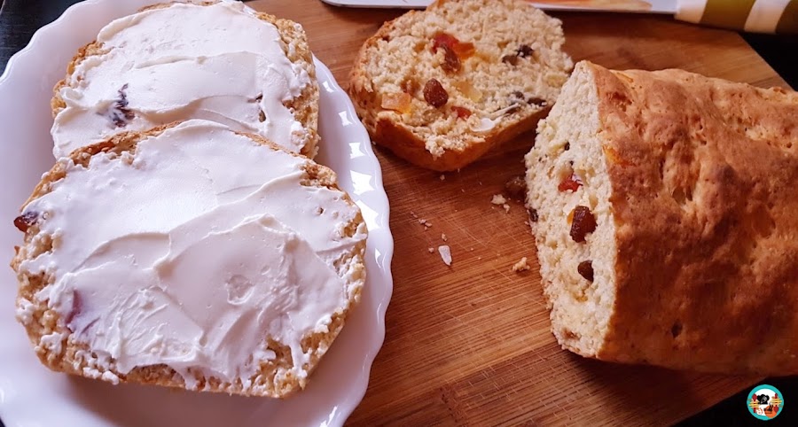 Pan con frutas al microondas | Cocina