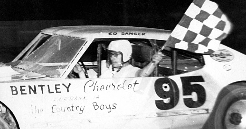 Midwest Racing Archives: 1976 - Sanger Wins Challenge Cup VI