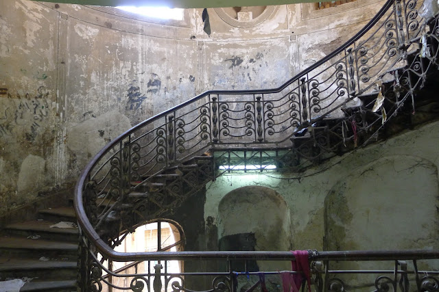 Br/Fr/ CAIRO /Bs.As.: Photo Essay: Tiring department store Adventure