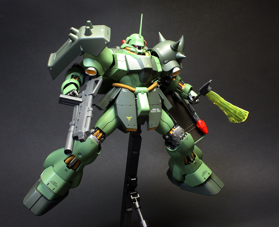 MG 1/100 Geara Doga Painted Build