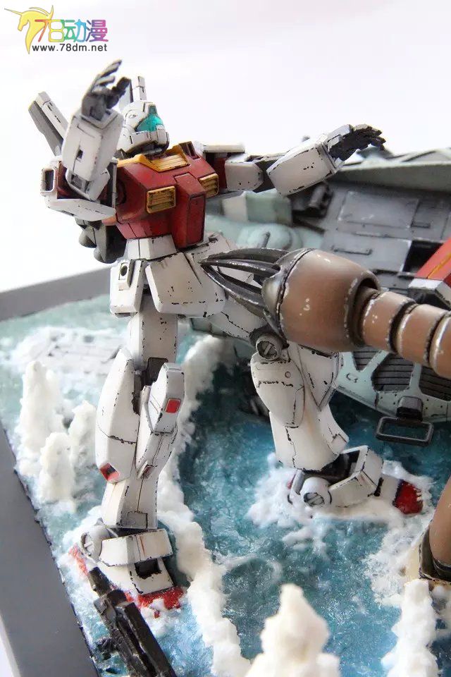 Gundam Family: Zeon Attack Diorama Build