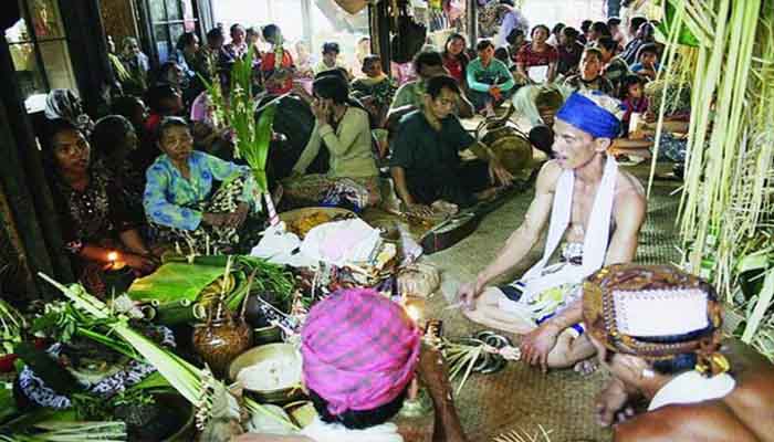 Kumpulan Upacara Adat di Indonesia Lengkap Gambar Dan Penjelasannya ...
