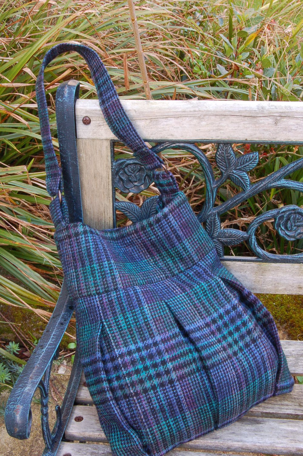 Totally Tutorials: Tutorial - How to Upcycle a Tweed Skirt into a Bag