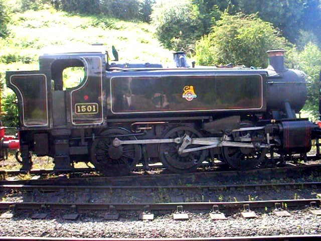 Steam Memories: GWR 1500 Class 0-6-0 pannier tank steam locomotive