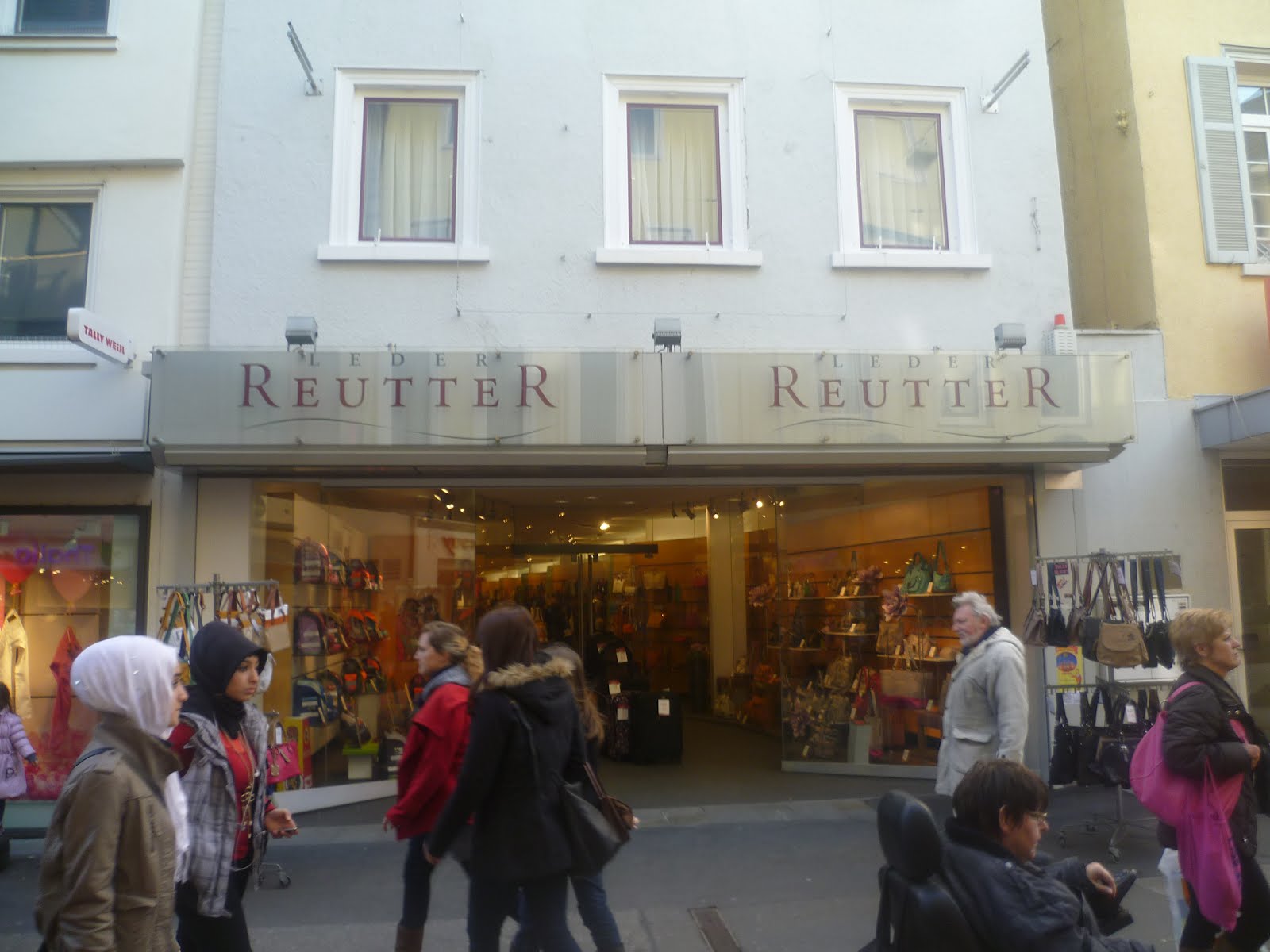 BILDERTANZ: Projekt Wilhelmstraße: Der Leder Reutter...