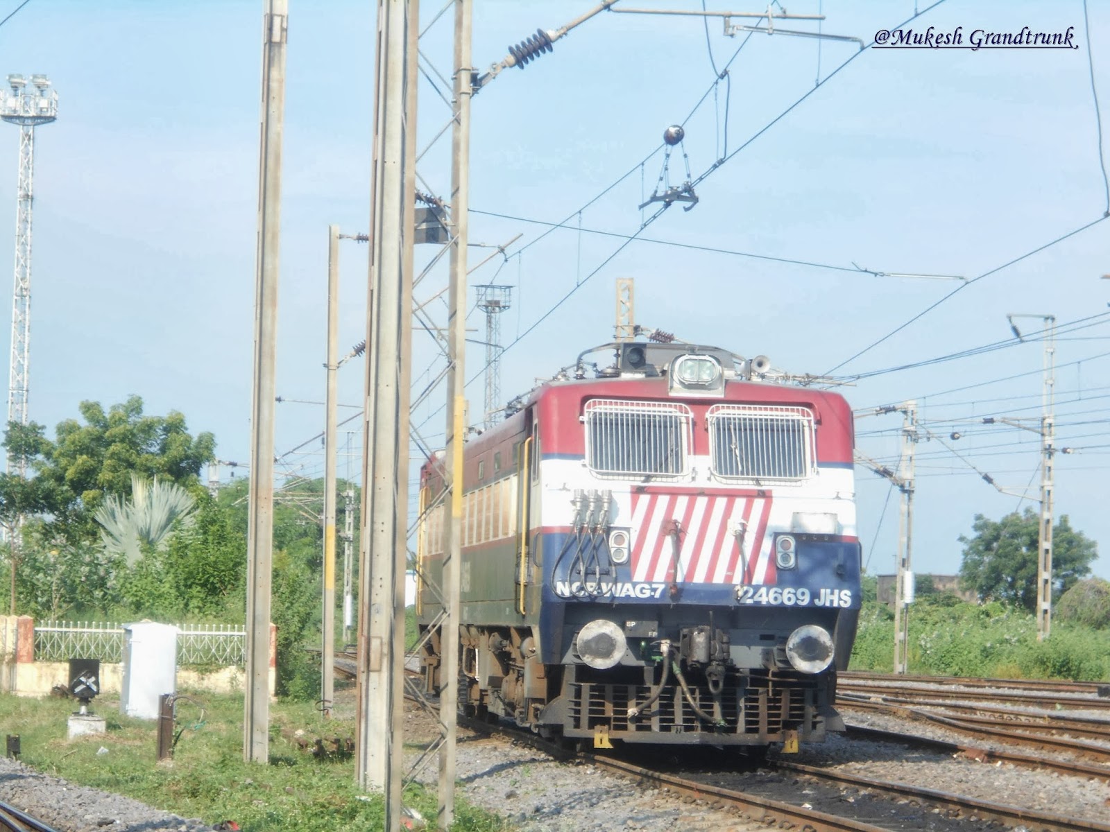 Indian Locomotives: October 2013