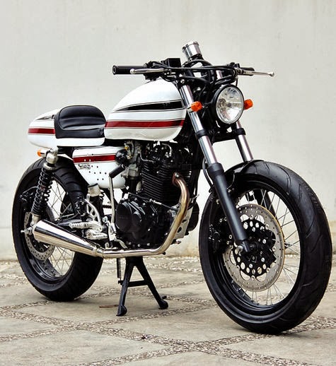 Modifikasi Honda Tiger Ala Cafe Racer | Modifikasi Honda | CB150R ...