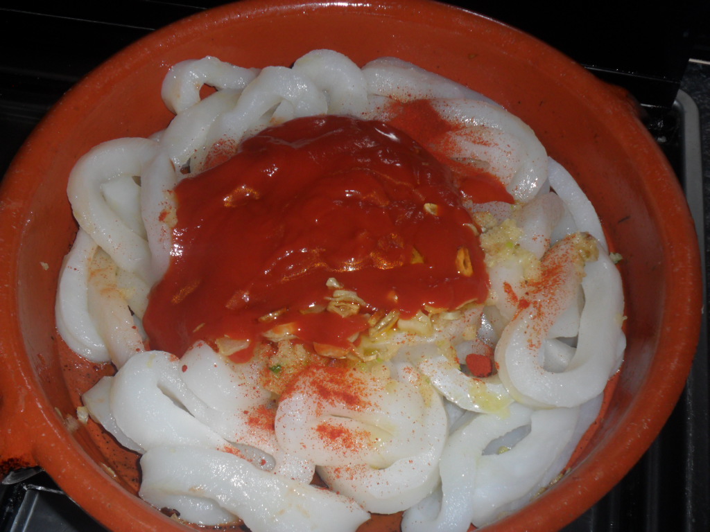 LAS COMIDAS DE CARMEN: ANILLAS DE CALAMAR EN SALSA AMERICANA