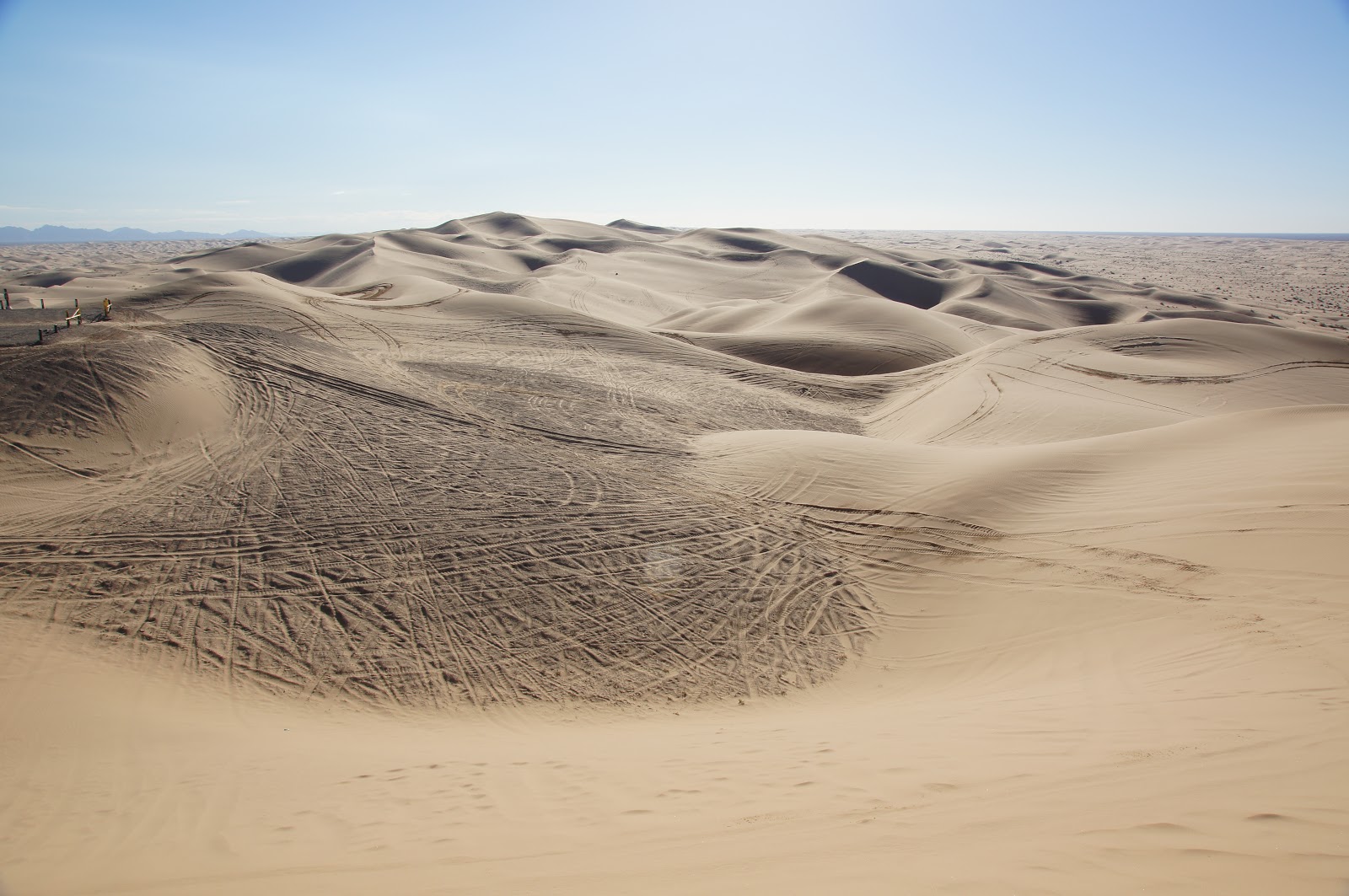 Mamma Quail Hiking California : Sand all around: the Imperial Dunes
