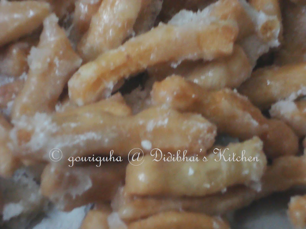 Didibhai’s Kitchen: Kathi Goja/Bengali Misti Goja/A Sweet Snack Treat