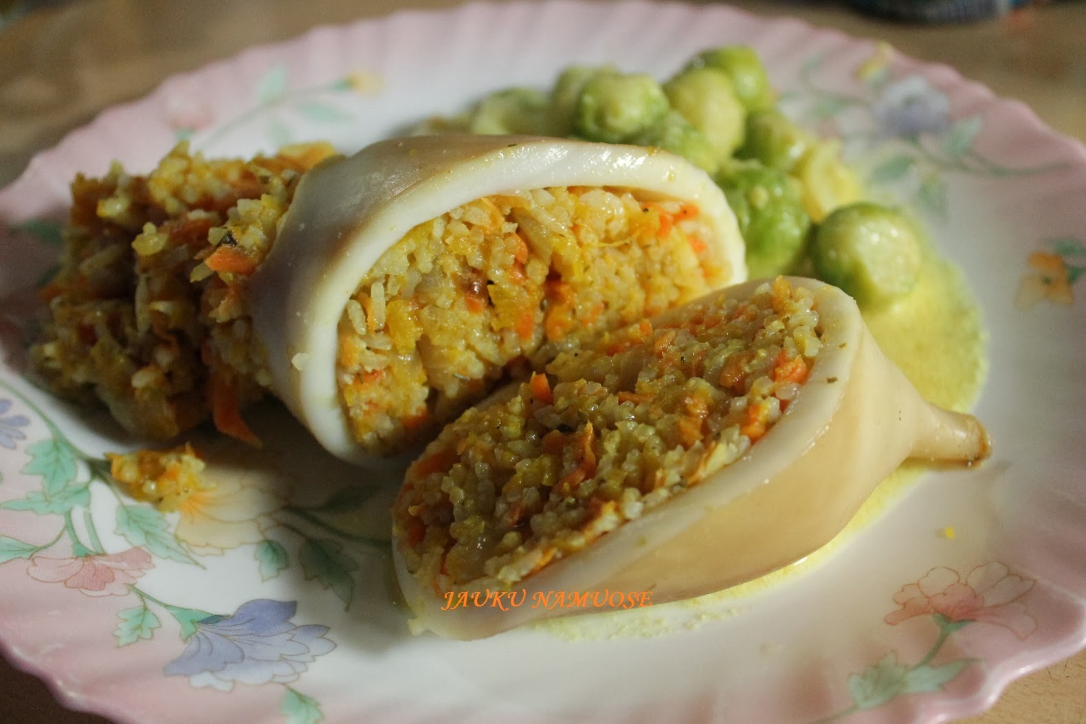 Jauku namuose: Ryžiais ir daržovėmis įdaryti kalmarai