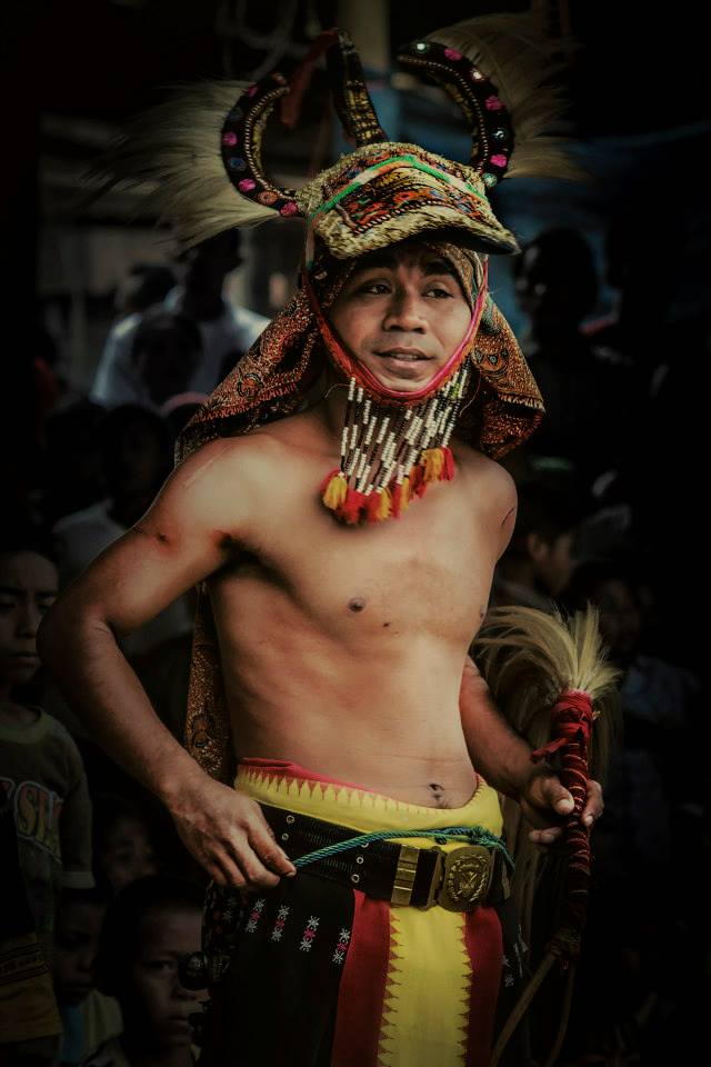 Enthok Poenya: Tarian adat "CACI" daerah Manggarai, Flores,NTT,Indonesia.