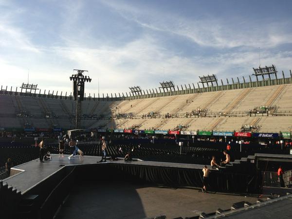 Sweet_MDNA.BloggCovers: El Escenario Del MDNA Tour En Foro Sol