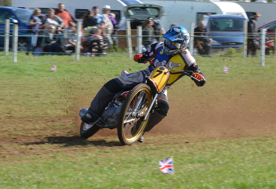 BANTER’S GUIDE TO GRASSTRACK’S SPEEDWAY SUPERSTARS: BANTER'S GUIDE TO ...