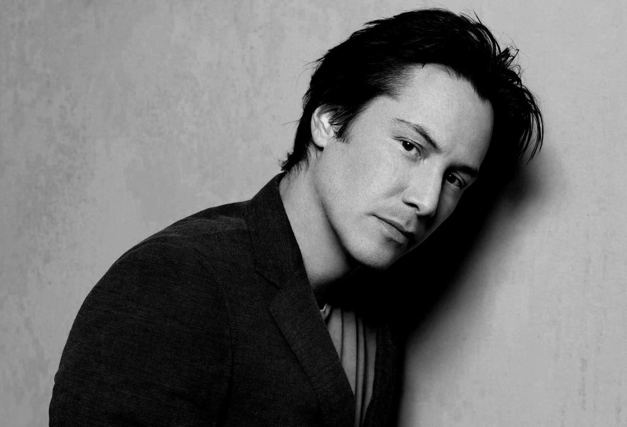 Keanu Reeves Lends Help to a Filipino Fan