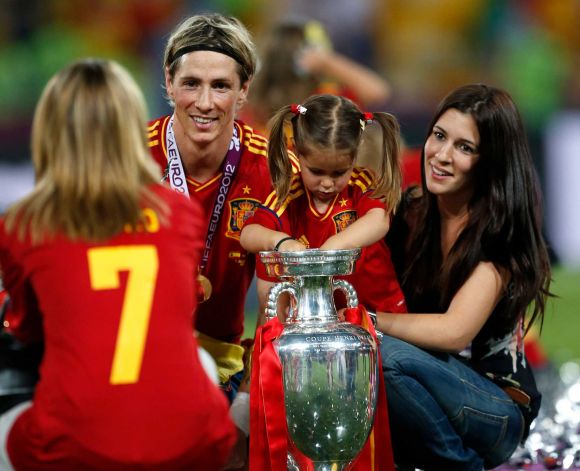 Football Stars: Fernando Torres With Kids And Wife Olalla