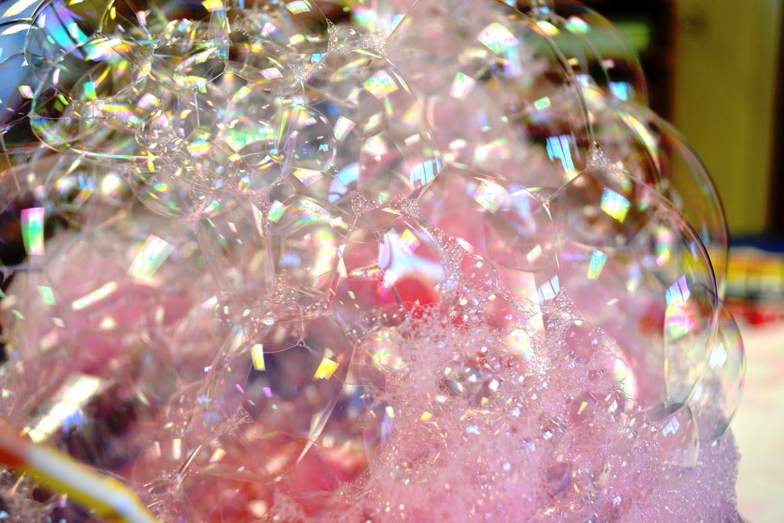 Smock Room: berets, fake mustaches, bubbles, bowls and when you gotta ...