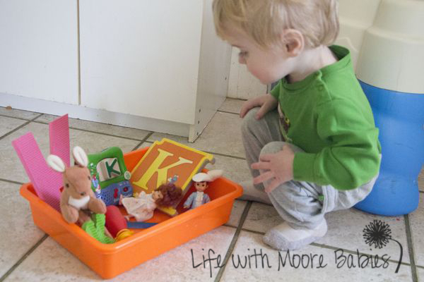 How To Make A Letter K Sensory Bin Life With Moore Babies how-to-make-a-letter-k-sensory-bin-life-with-moore-babies