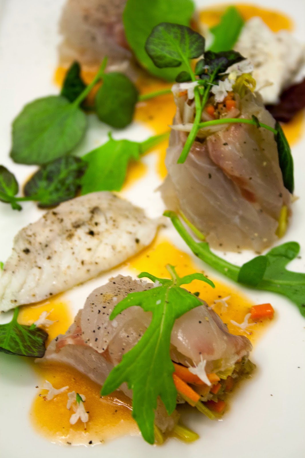 Zeebaars, marinade van groentjes, tomatenazijnjus - Hap en Tap