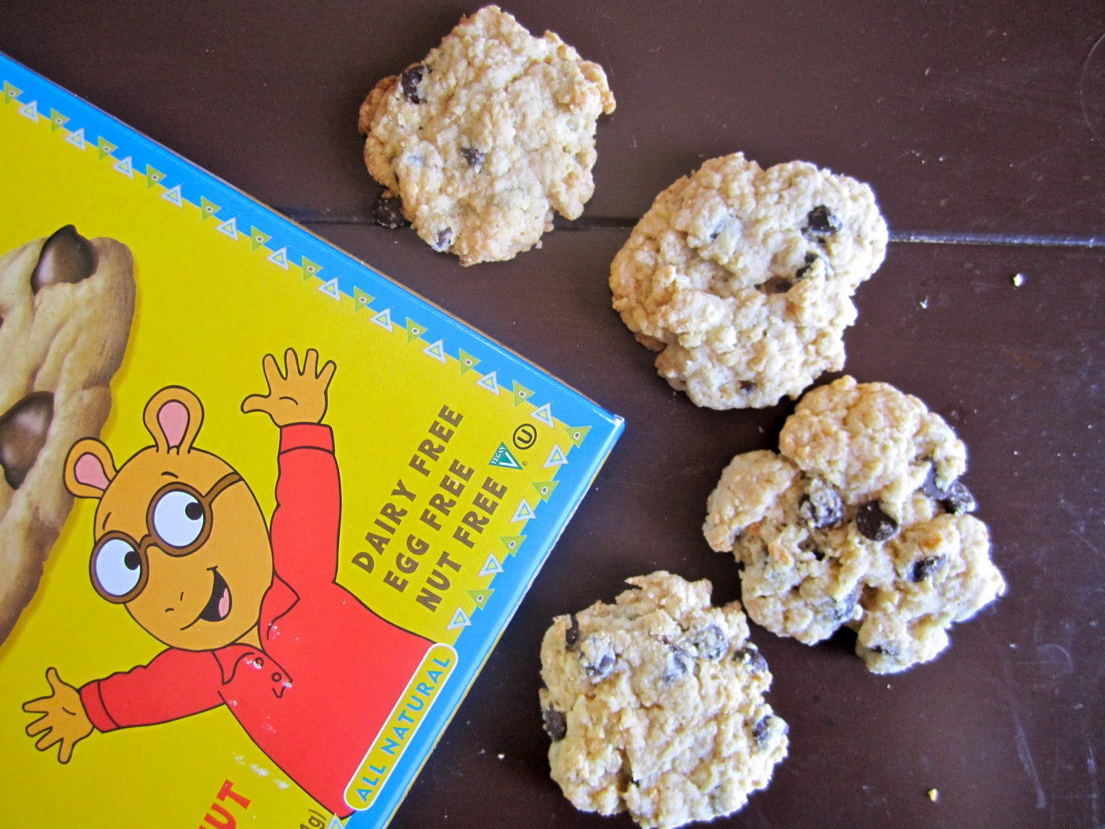 Sketch-Free Eating: Arthur Cookies! + Bio-Greens Giveaway Winner!