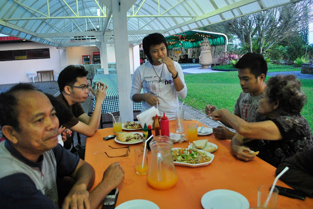 Regin's Travels: DOLE Kalsangi Clubhouse: An Elusive Village in Mindanao