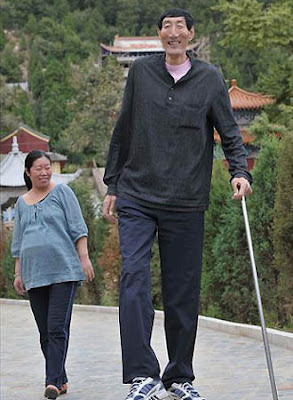 DAILY PICS: Tallest People Ever In History
