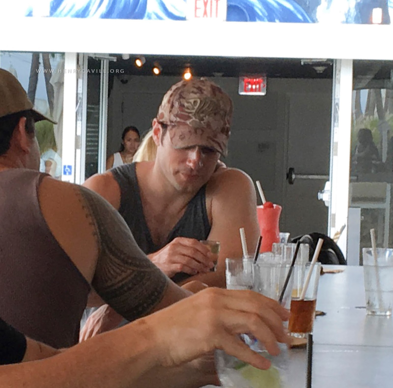 Henry Cavill Latinfans: Henry Cavill en Miami Beach Florida 27-Ago-16