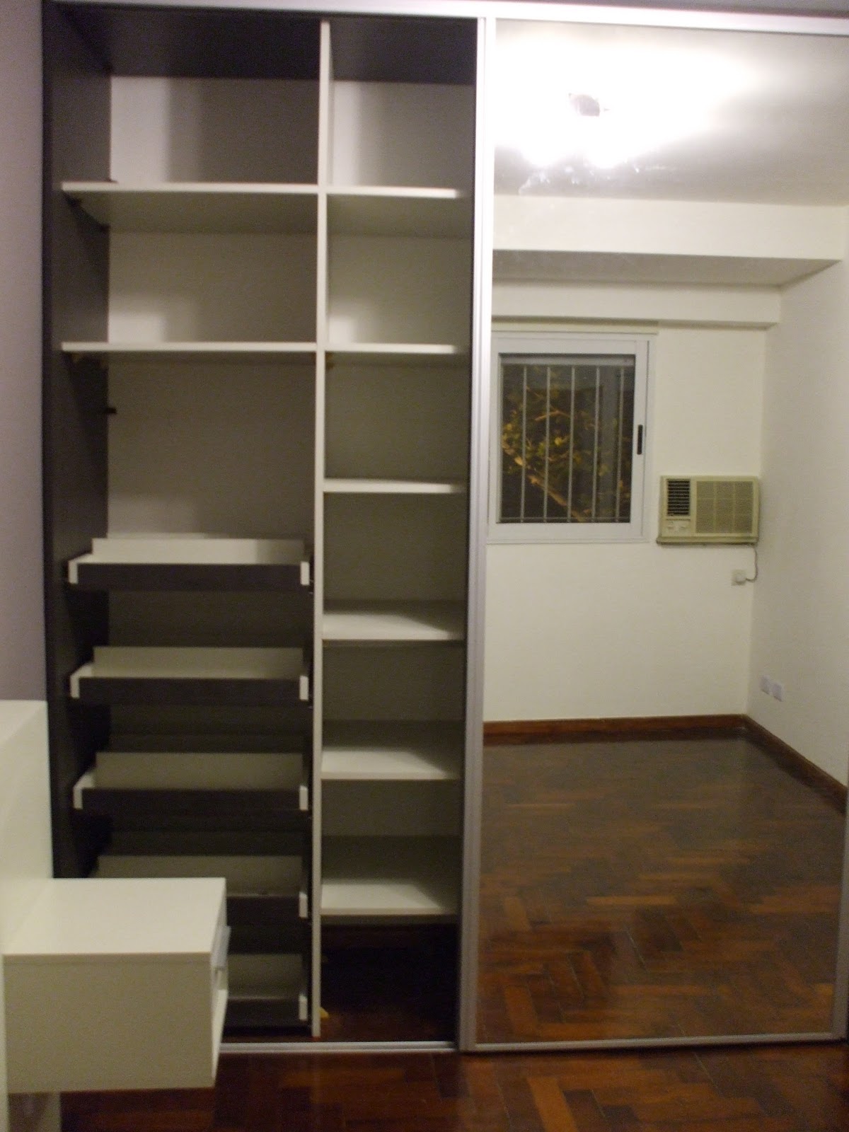 muva: Interior de Placard