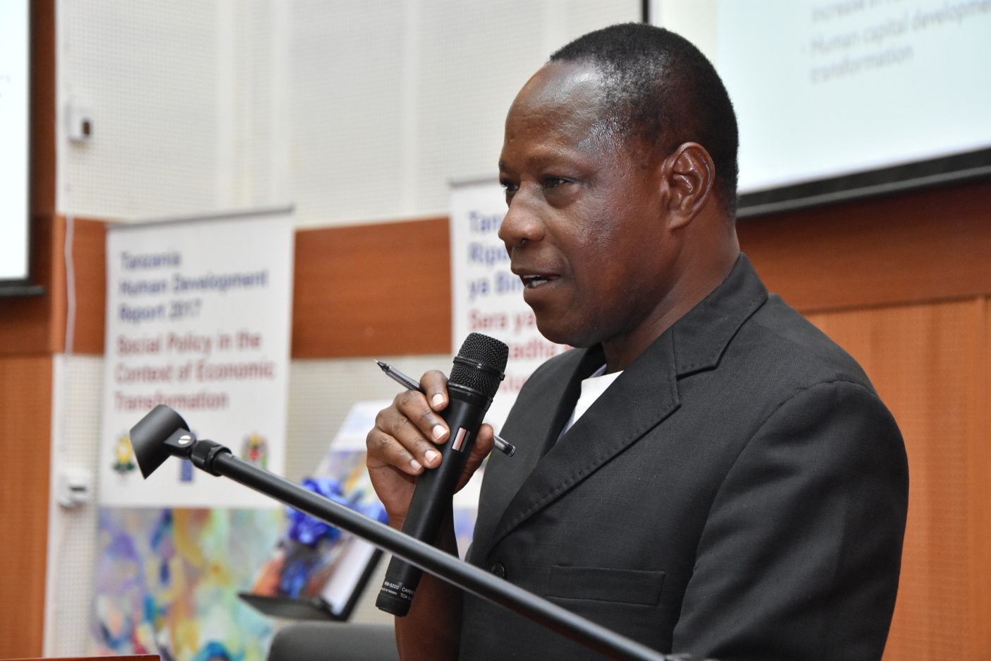 DK MPANGO AFAGILIA RIPOTI YA MAENDELEO YA BINADAMU ~ g sengo