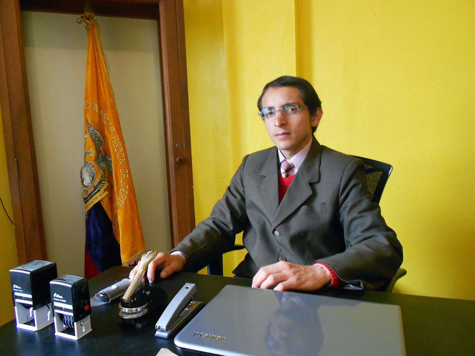 Unidad Educativa "Economista Abdón Calderón": Historia