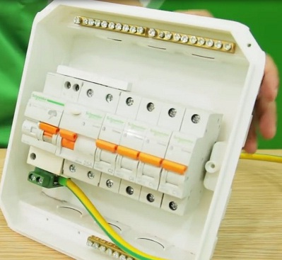 Box MCB untuk Estetika Pembagian Jalur Listrik di Rumah - Listrik-Praktis
