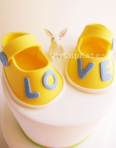 MyCupKates - Cakes, Cupcakes & Cookies: [Tutorial] Fondant Baby Booties