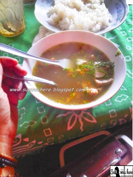 Sue.., was here..: soto becek "MBAH SEMAR" di sekitaran prambanan ...