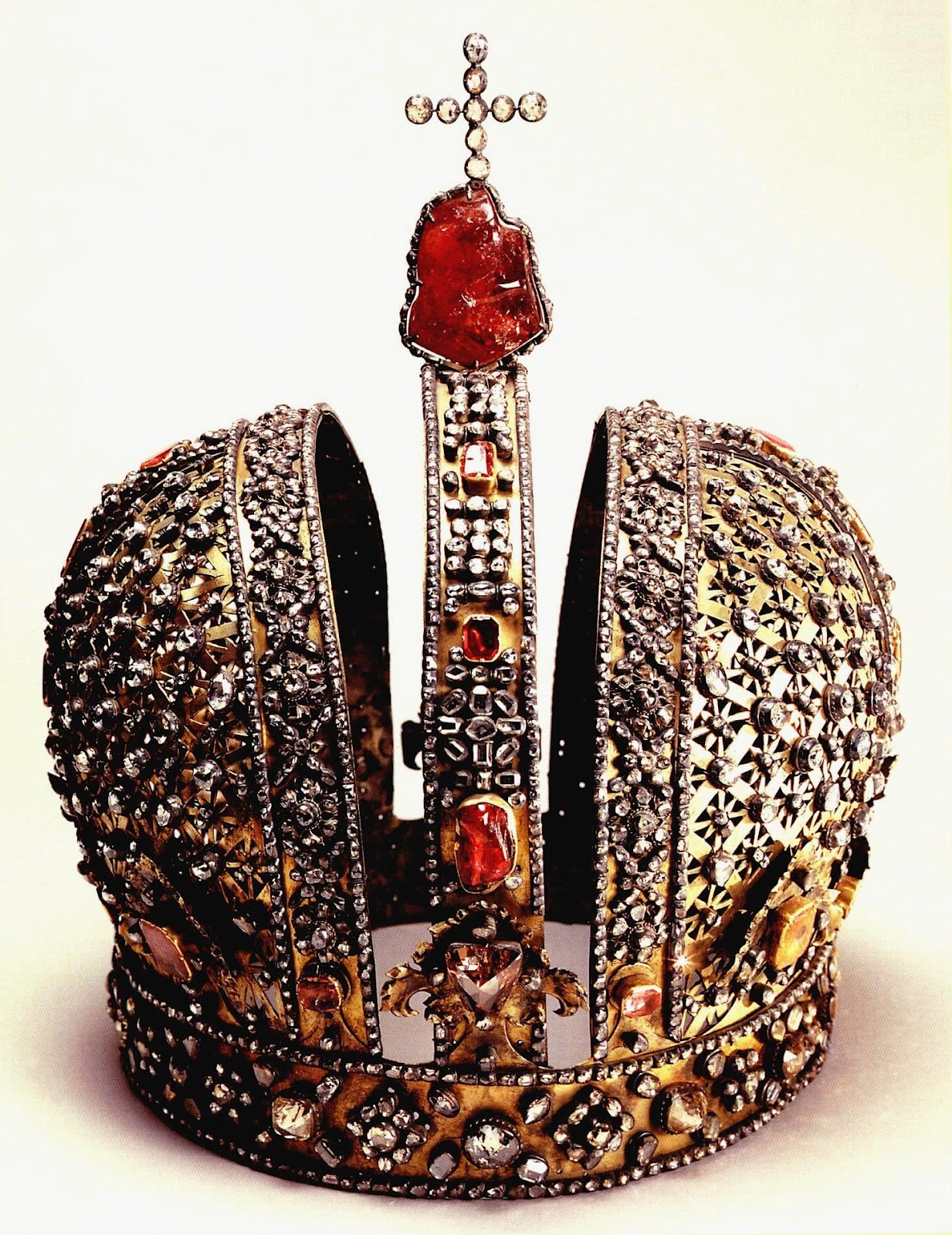 Official and Historic Crowns of the World and their Locations: Moscow 24