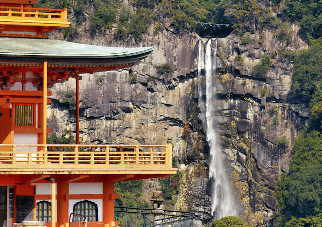 More glimpses of unfamiliar Japan: Nachi Cliche