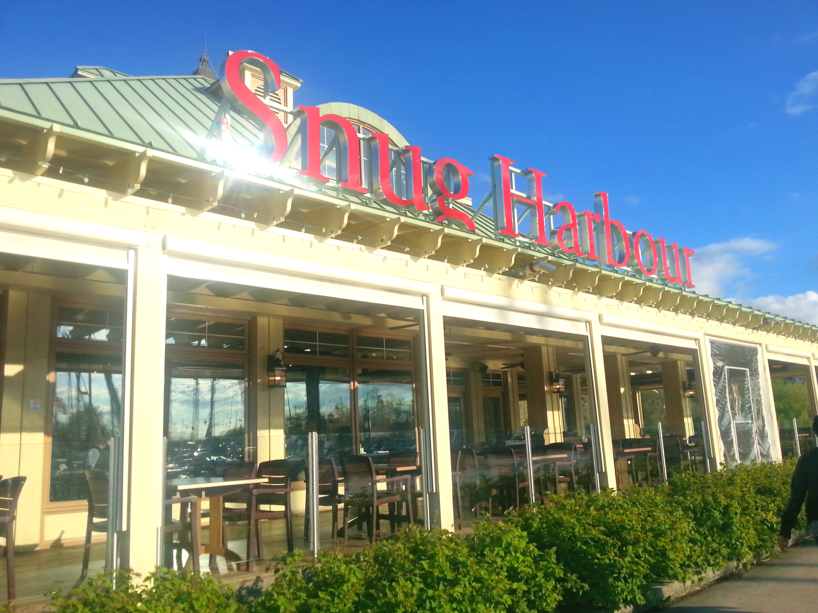 Isles Of The Sun: Snug Harbour Restaurant Review