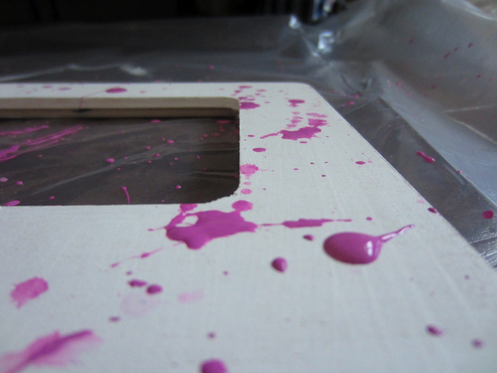 DIY: Decorate it yourself: DIY: Splatter Picture Frames