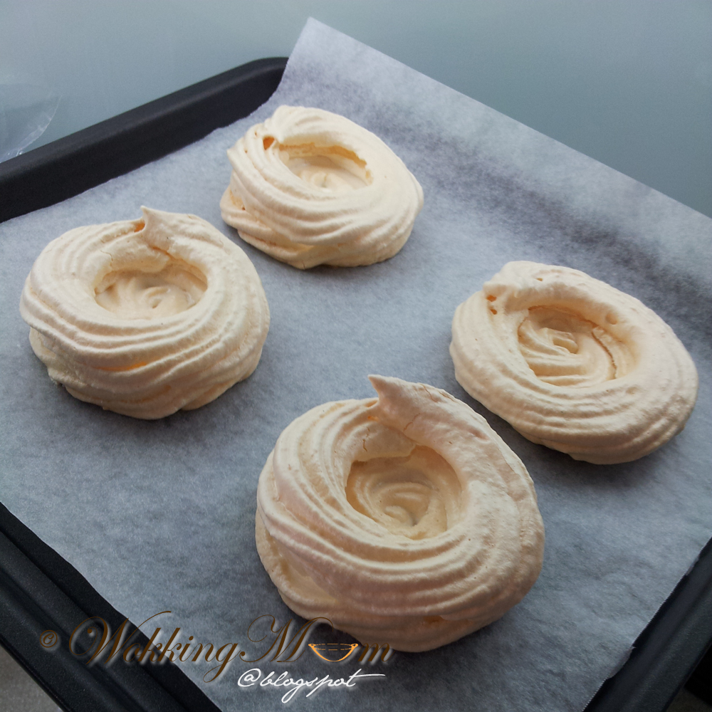 Let's get Wokking!: Mango Pavlova and Soda芒果帕芙洛娃与苏打 | Singapore Food ...