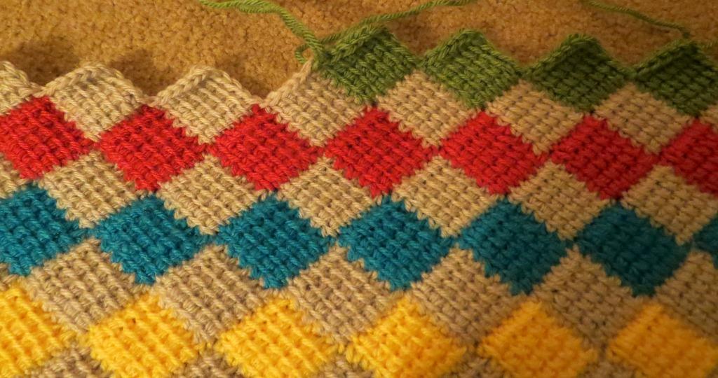 Sweet Bee Buzzings: Entrelac: My New Project