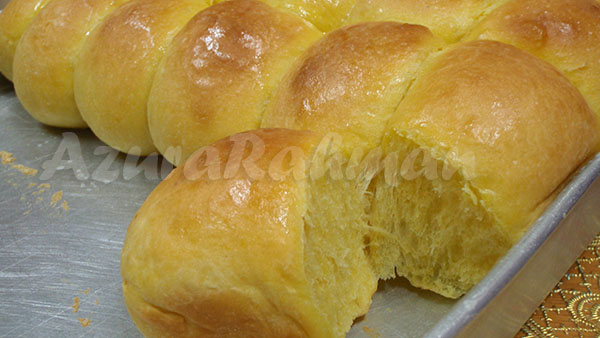 a.z.u.r.a.r.a.h.m.a.n: Roti Labu ....