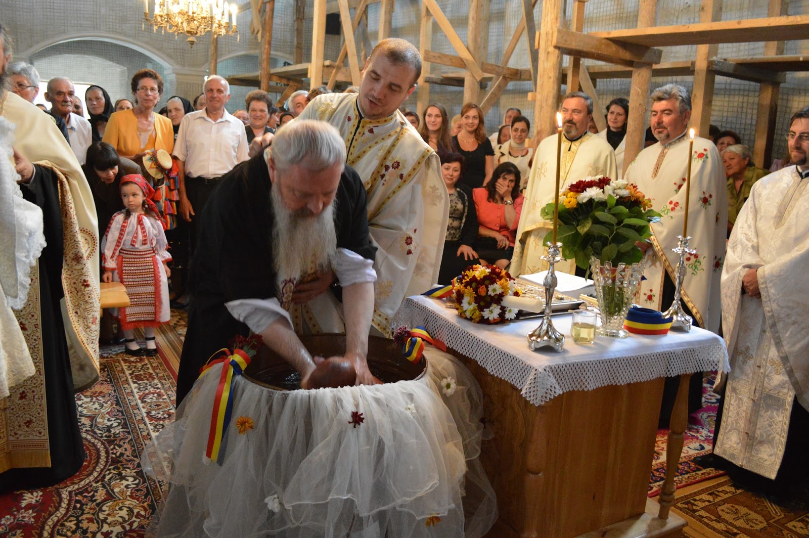 Dar!: Botezul pruncului Andrei Blaga, Parohia Domnesti, jud. Bistrita ...
