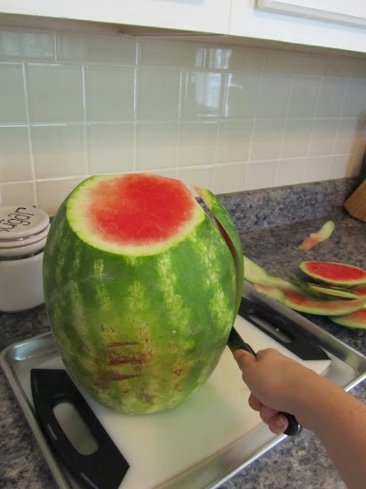 Wayward Girls' Crafts: Cutting Up a Watermelon With No Fuss