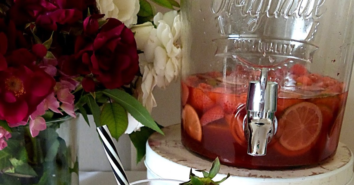 Dans la cuisine d'Hilary: Sangria rosé fraise et citron vert ...