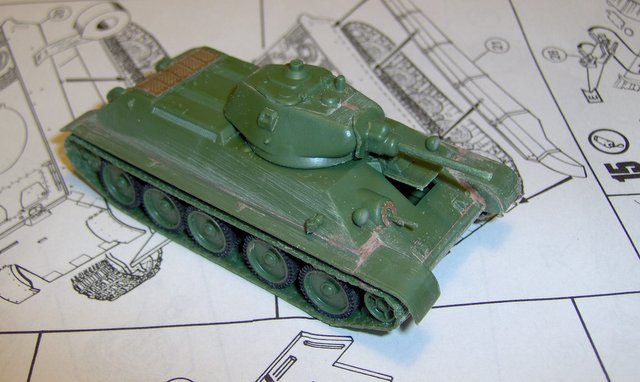 Gulumik Military Models: T-34/76 (1940) with L11 gun 1/72 UM